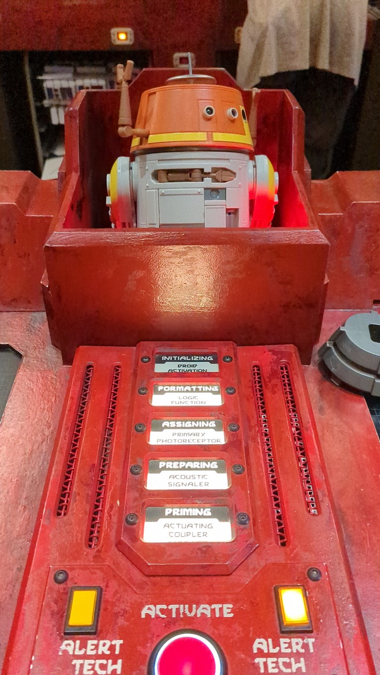 Galaxy's Edge Droid Depot Complete Guide for 2024 - Smart Mouse Travel